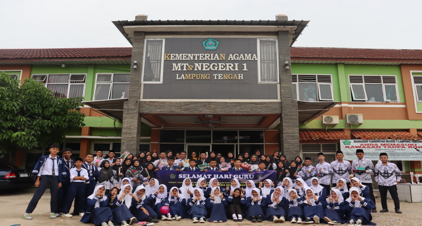 MTs Negeri 1 Lampung Tengah Laksanakan Upacara Hari Guru Nasional ...